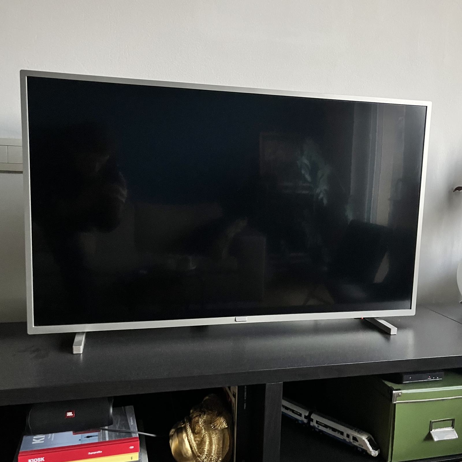 TV PHILIPS LED 109 cm