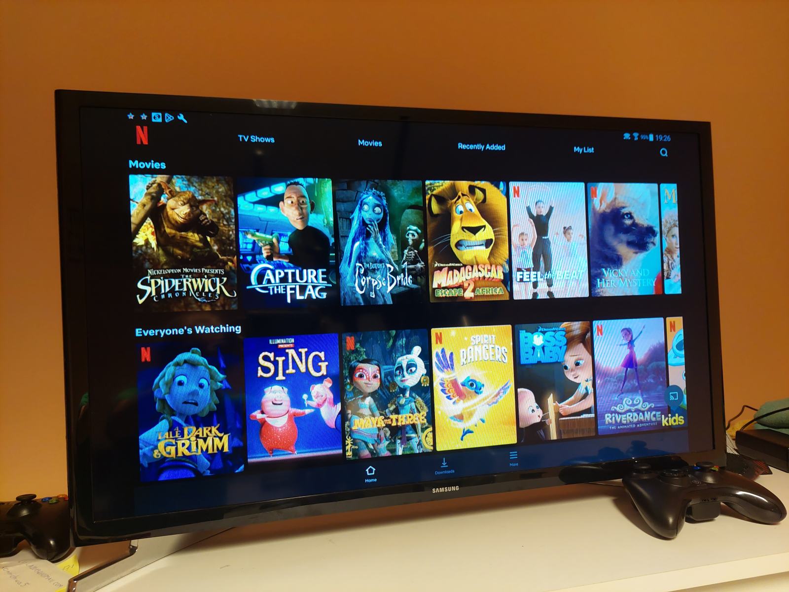 TV sprejemnik Samsung UE32J4500AW