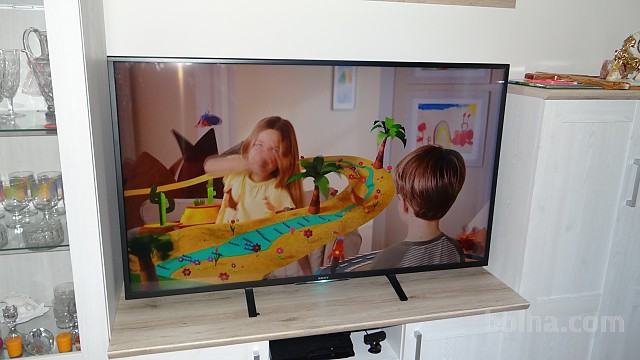 VRHUNSKI LED TV SONY KDL-60W855B