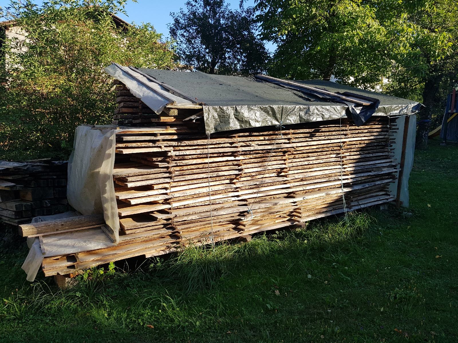 Hrastov les plohi in deske