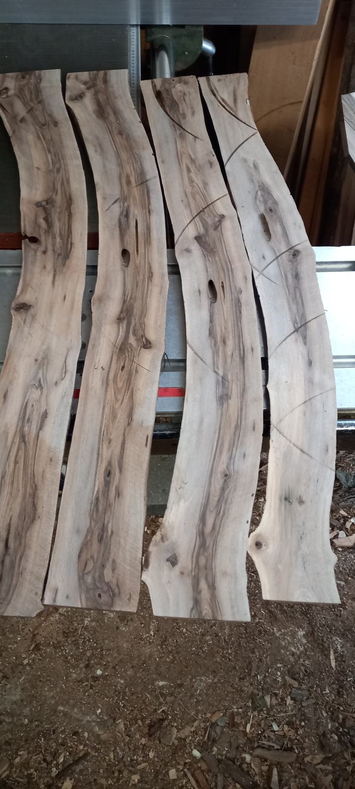 Les oreh, fino žagan, 96x10x1,5 cm, zračno suh, star 2 leti
