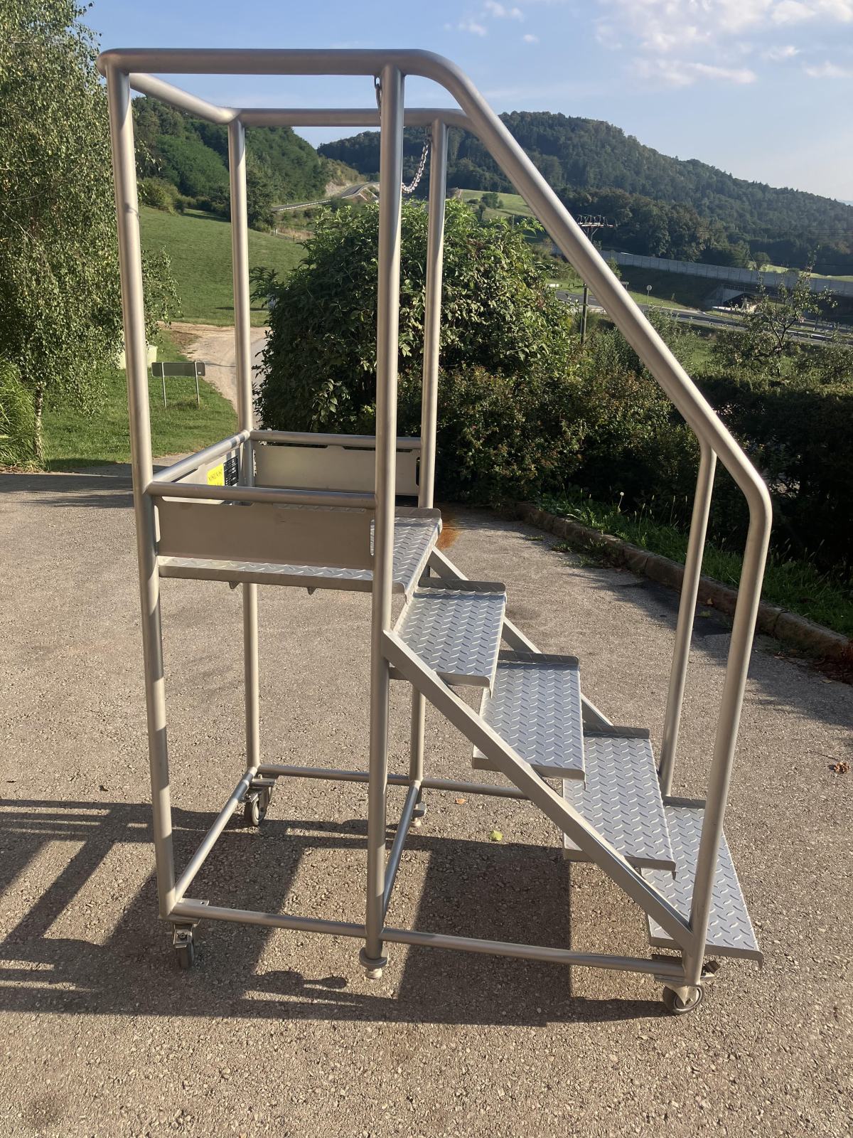 Inox premični podest s kolesi