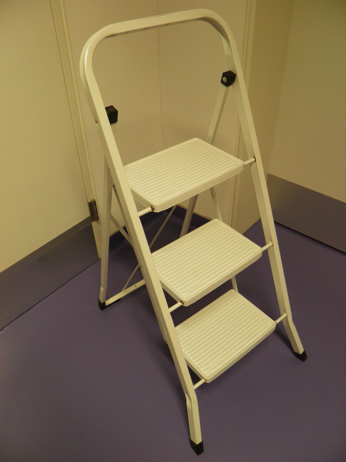 Lestev zložljiva preklopna