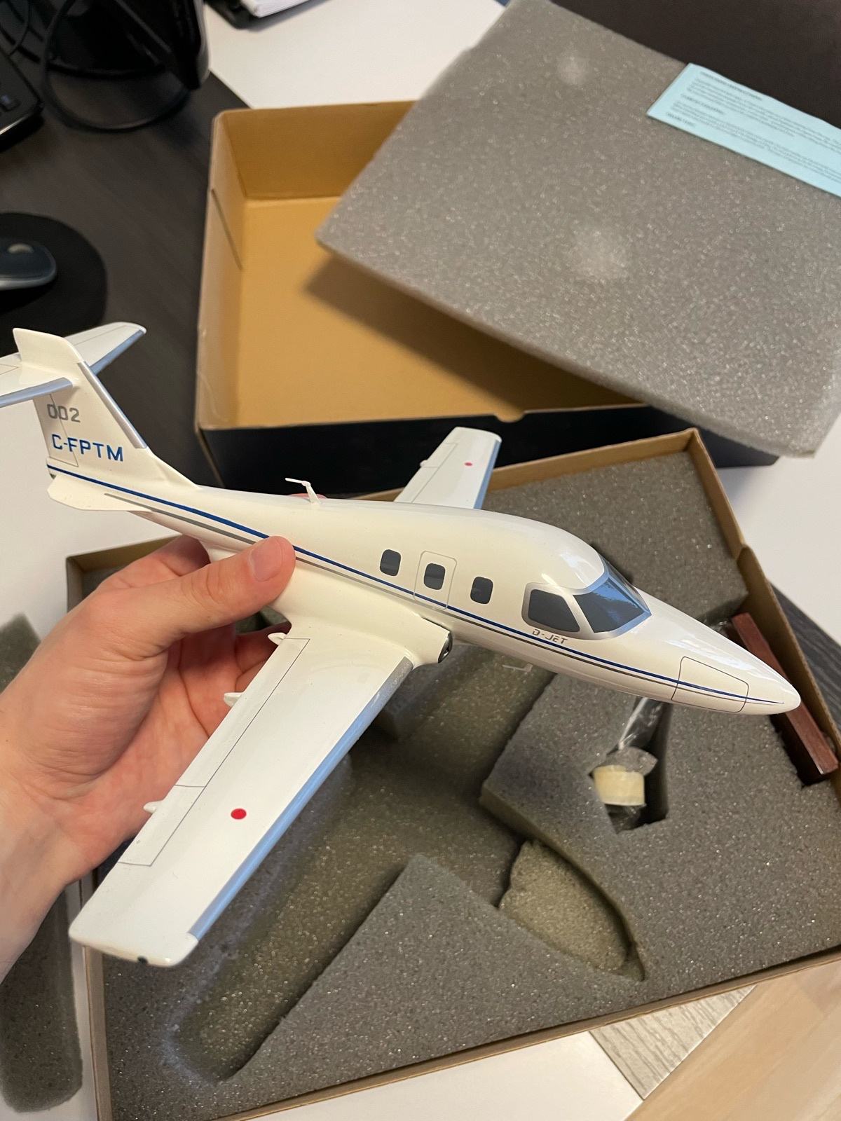 Maketa letala Diamond G-jet aluminij 30cm