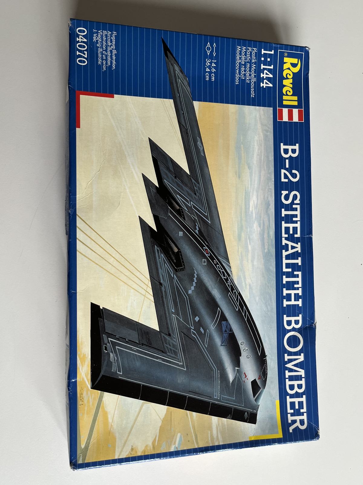 Maketa Revell B-2 STEALTH BOMBER