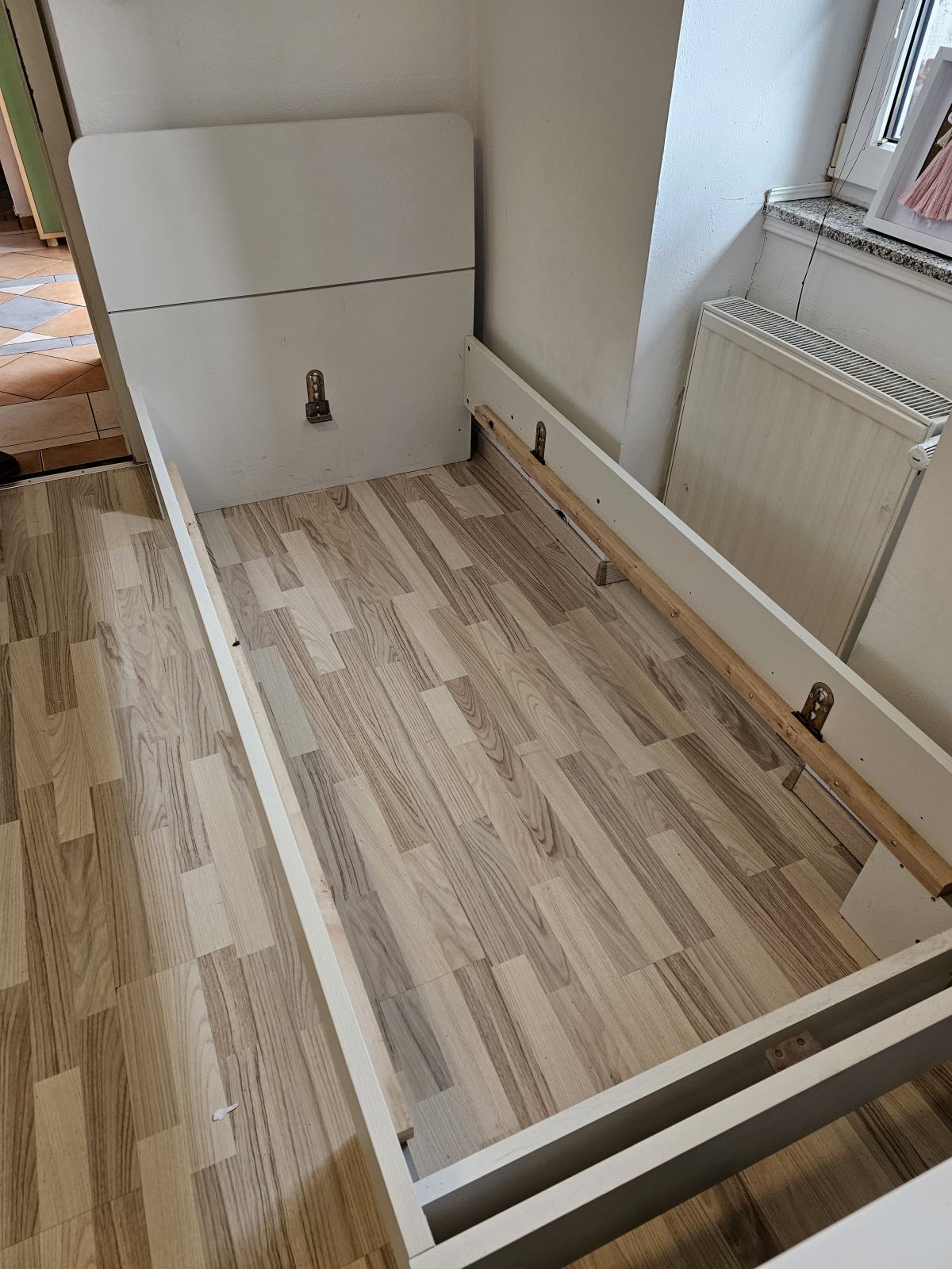 Prodam 2x posteljo 90x200cm, Alples Medeja, bele barve