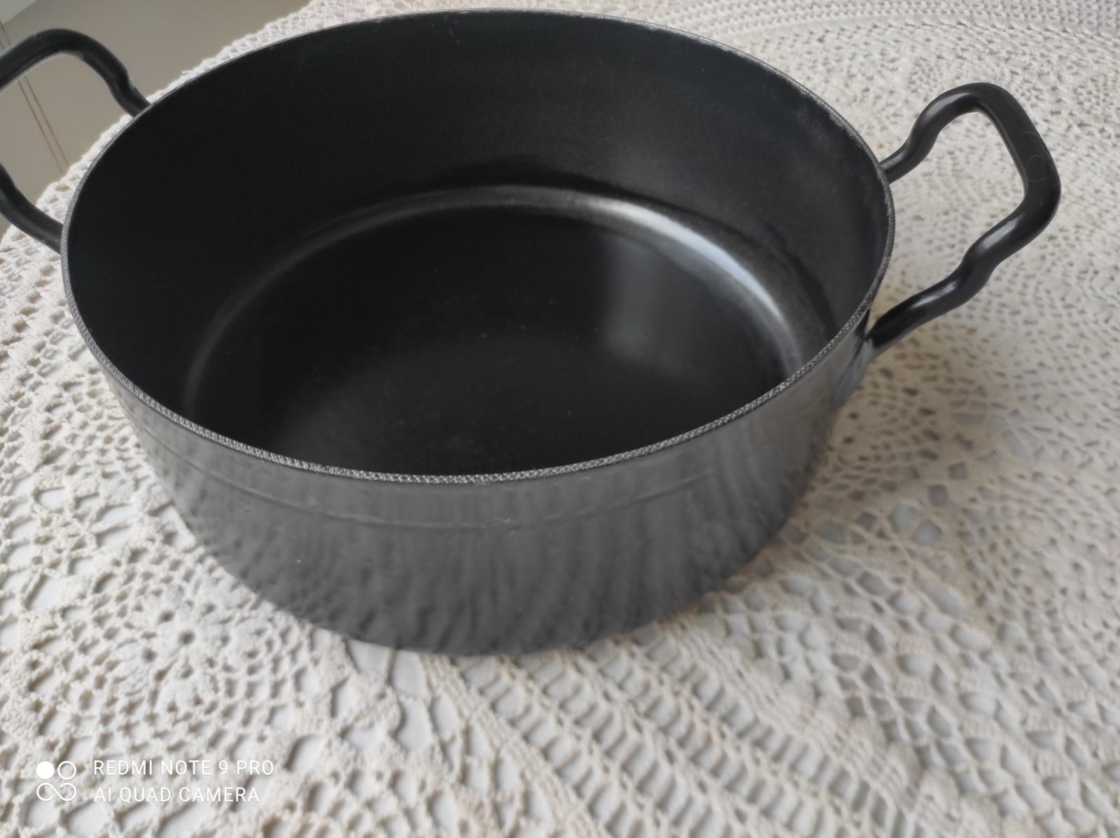 Litoželezni lonec-nizka posoda Eterna special, premer 26 cm