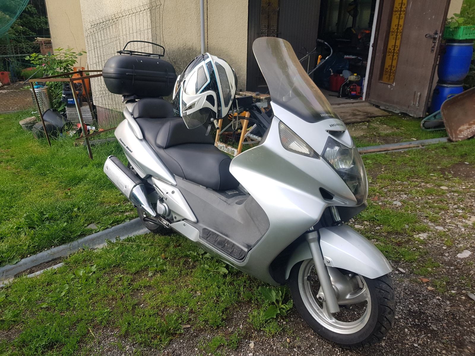 Honda Silver wing 600 cm3, 2002 l.