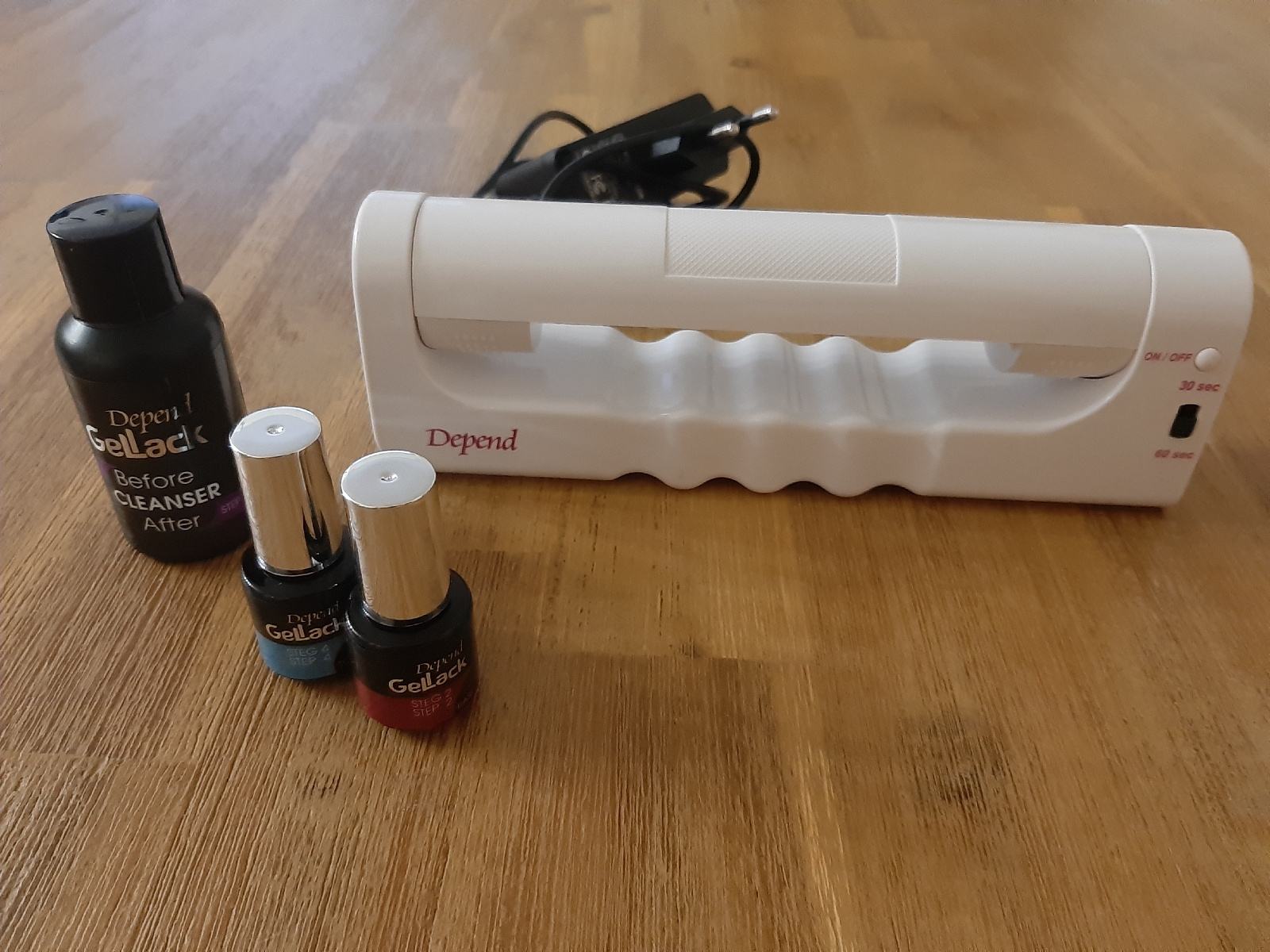 Depend GelLack starter kit - komplet z lučko za gel-nohte