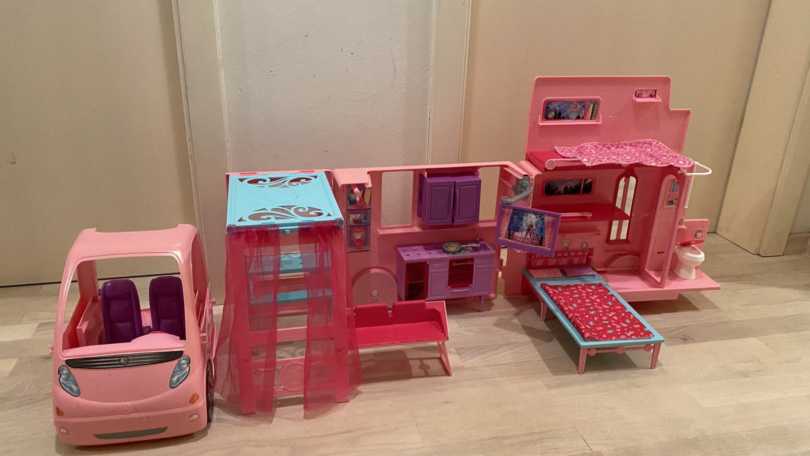 Barbie avtodom