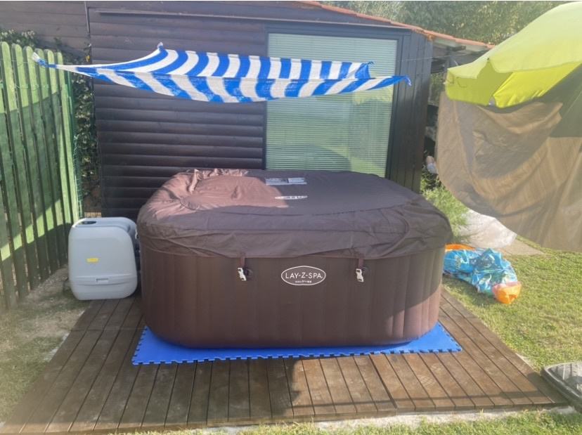 Masažni bazen Bestway jacuzzi 201x201x80 hydrojet pro Maldives