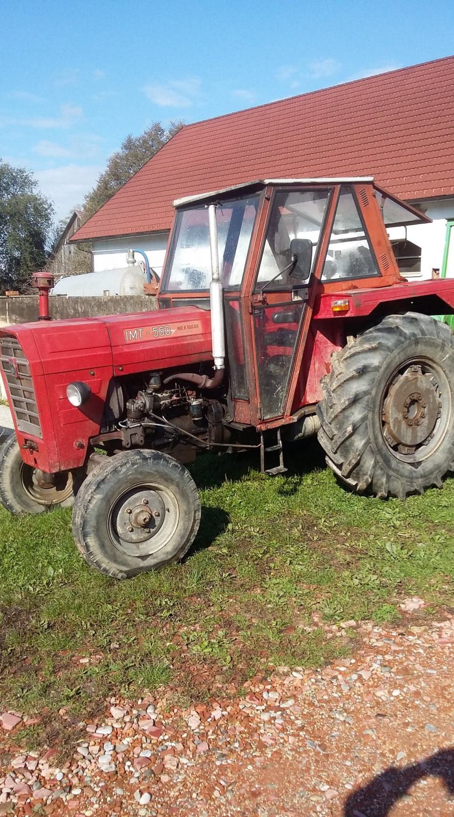 PRODAM TRAKTOR IMT 560