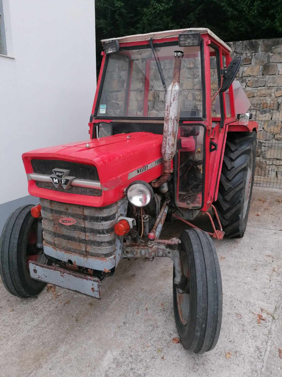 Prodam traktor
