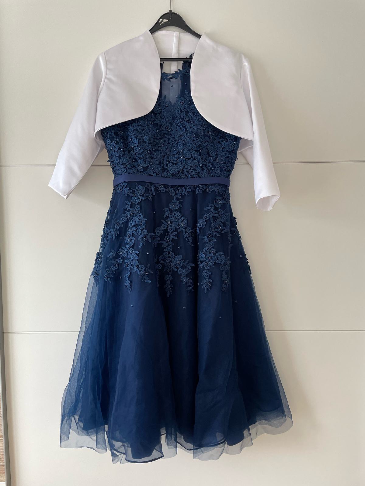 Obleka za valeto, birmo