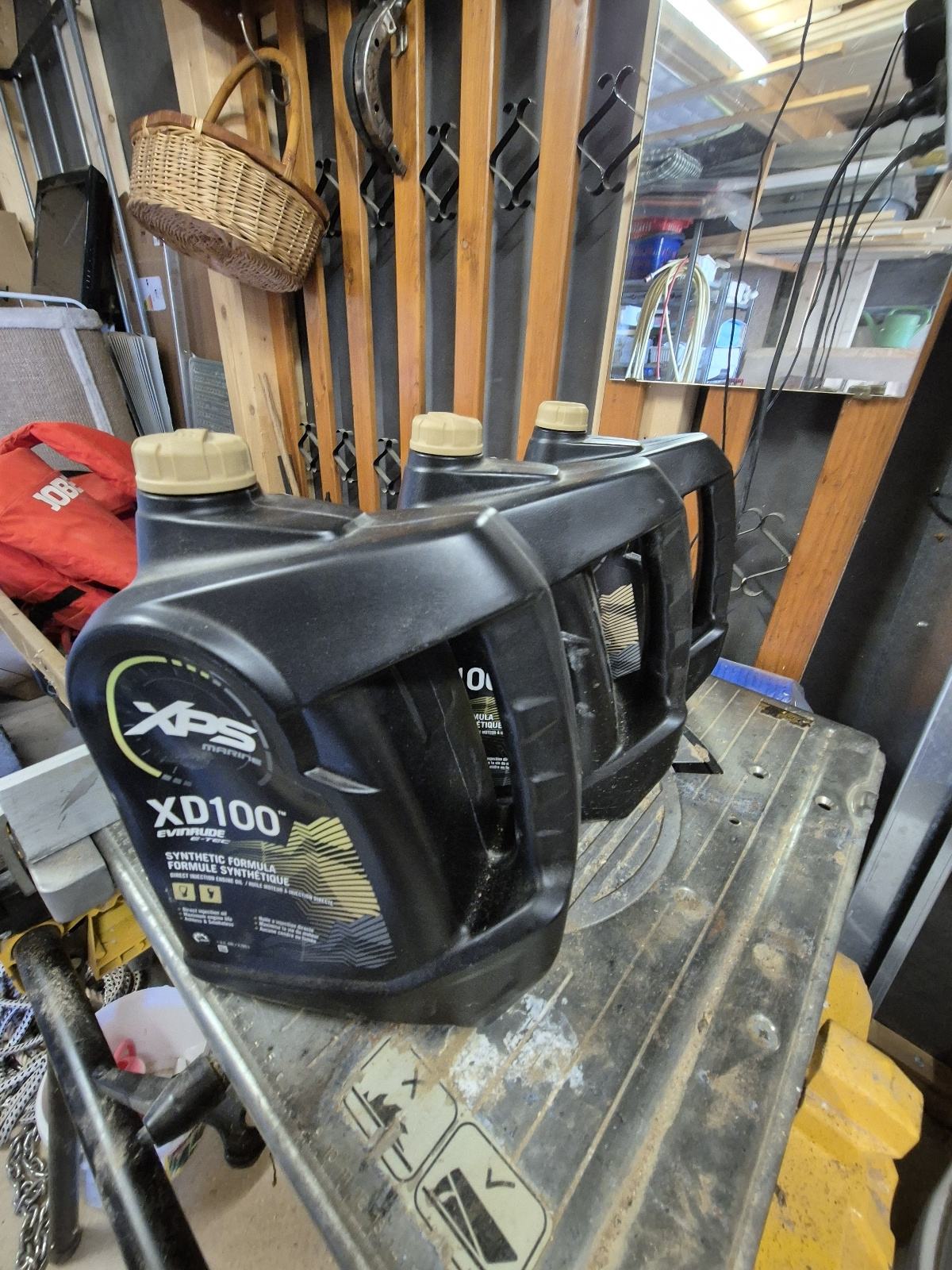Original zaprto olje Evinrude XD 100