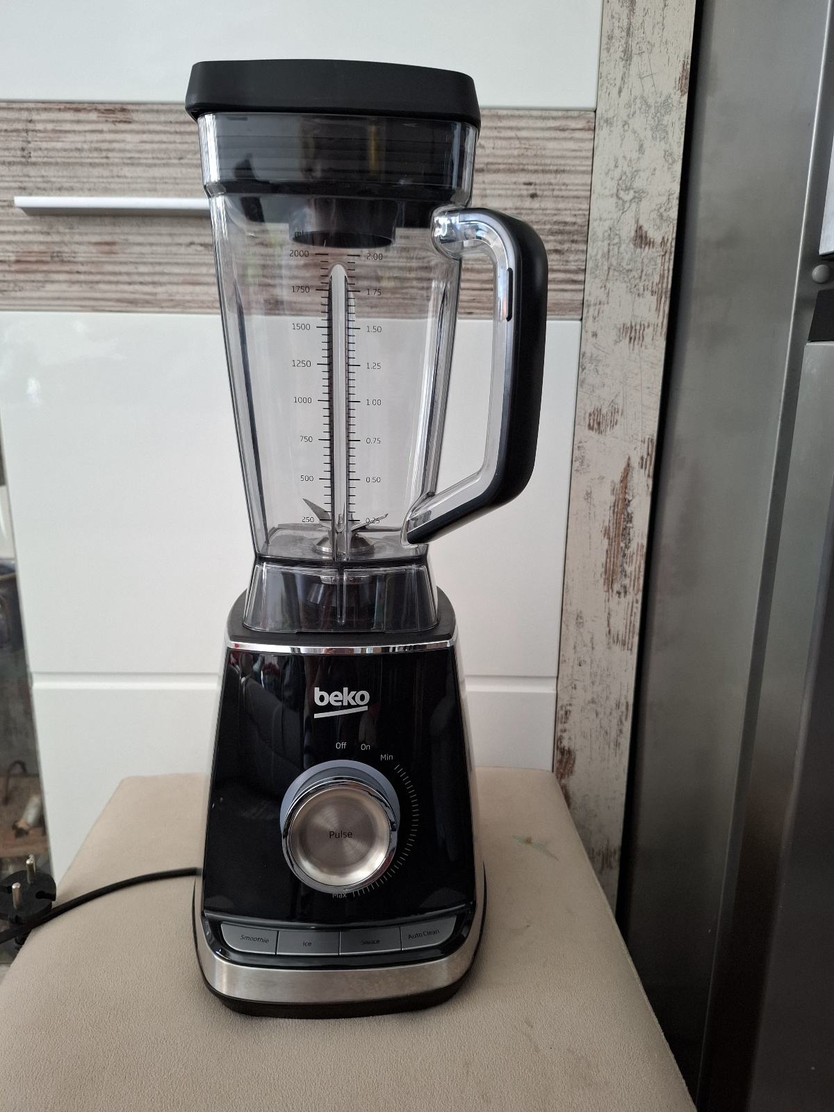 Prodam namizni mešalnik, blender, kot nov