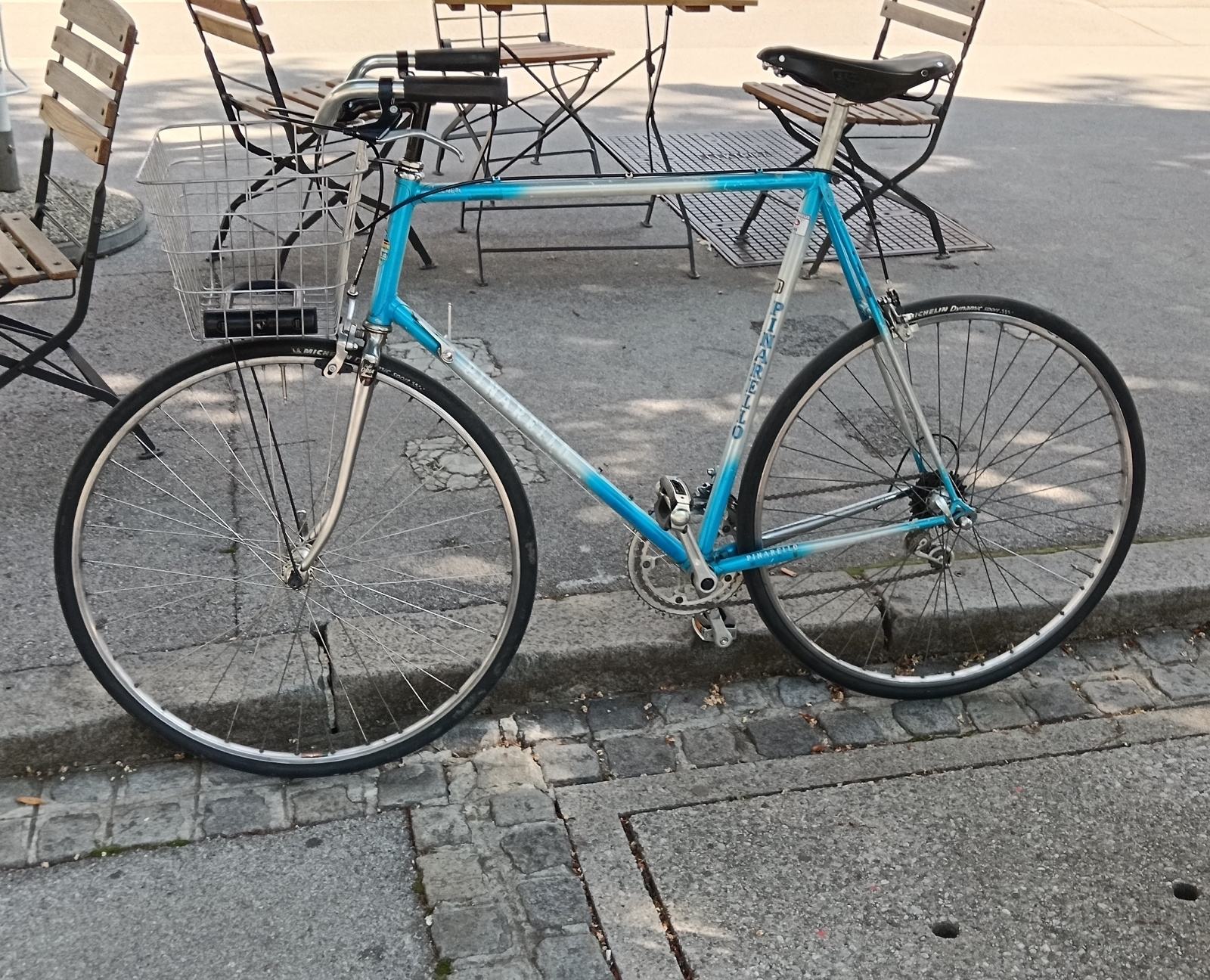 Pinarello veneto 28col groupset campagnolo