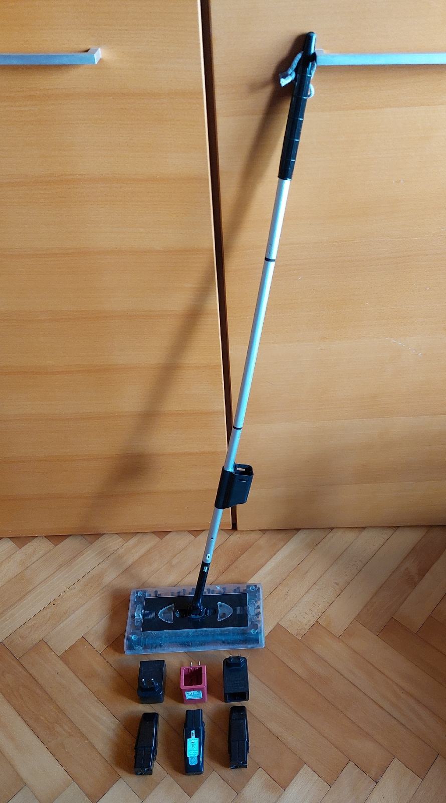 Akumulatorska baterijska ročna metla