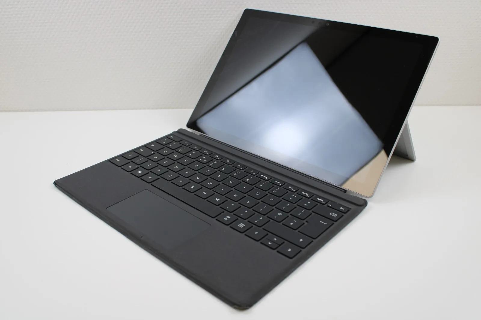 Microsoft Surface Pro 6 - 512GB SSD - 16GB Ram - i7 - NOVA BATERIJA