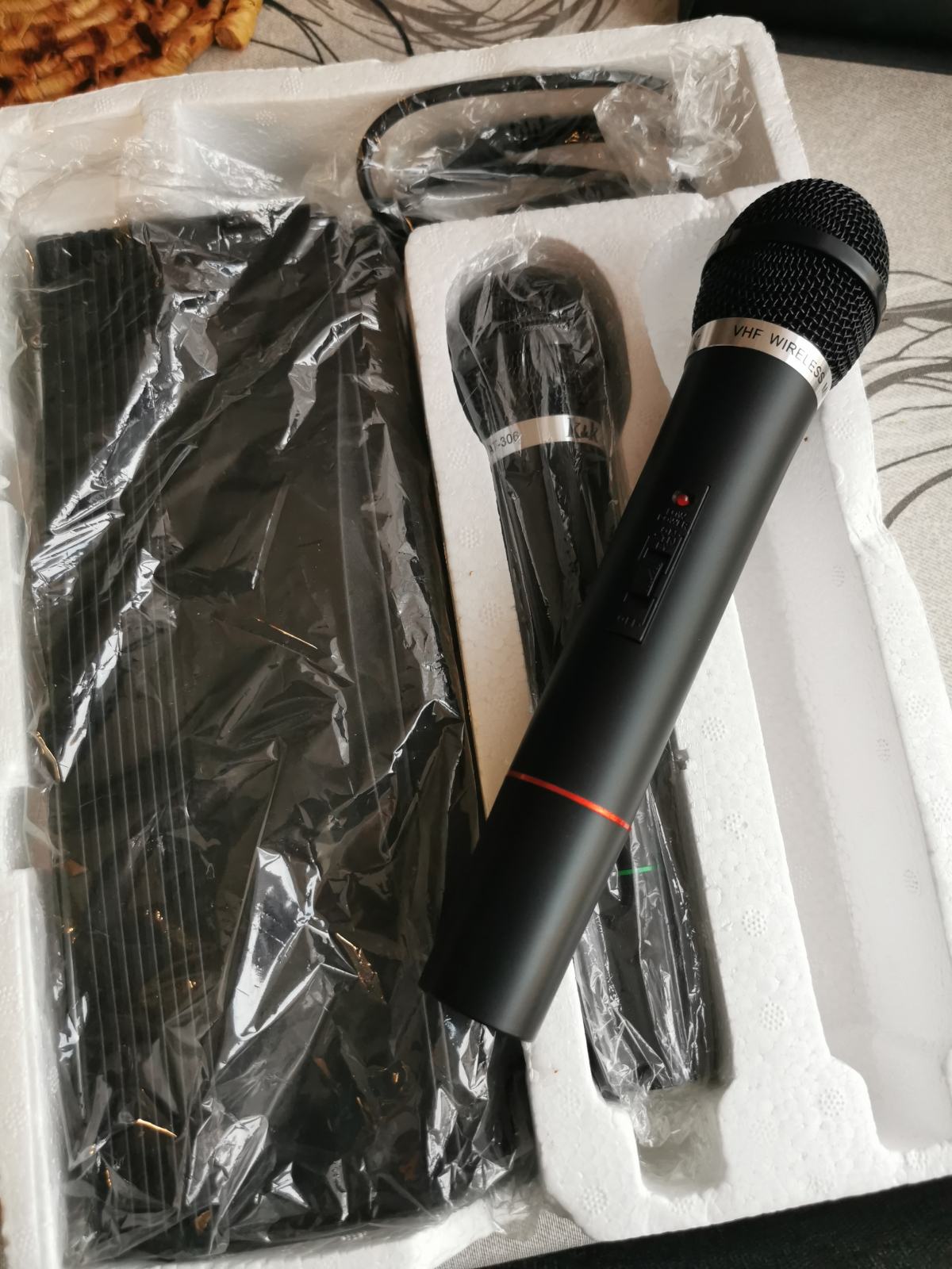 daljinski mikrofoni za karaoke