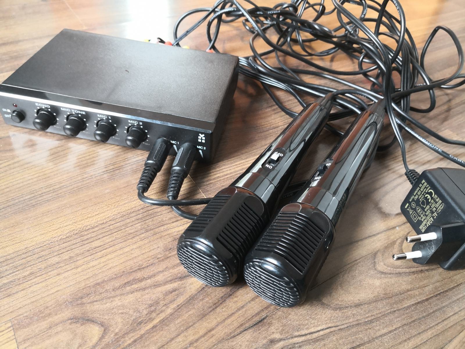 Karaoke set dveh mikrofonov,mikrofoni,