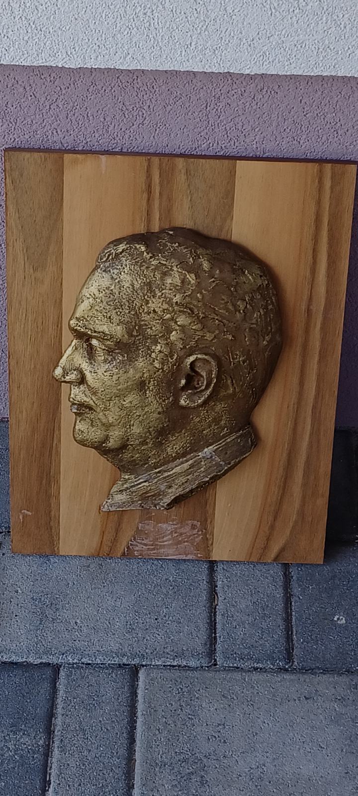 AKADEMSKI KIPAR MOMO VUKOVIČ RELIEF TITO 33,5X44 CM
