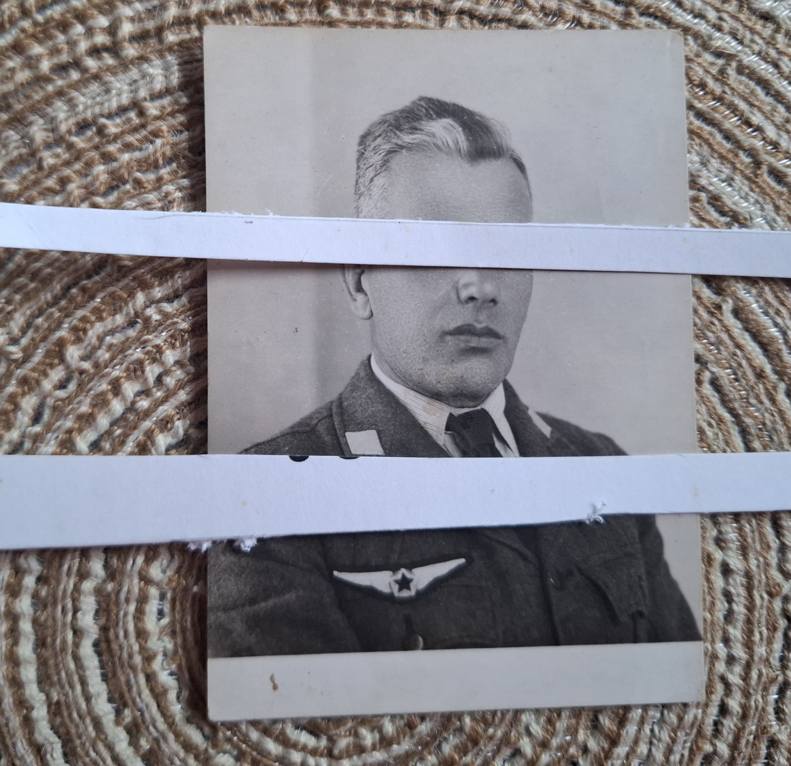 Vojaška fotografija Jugoslovanski pilot pilotske oznake tekstil