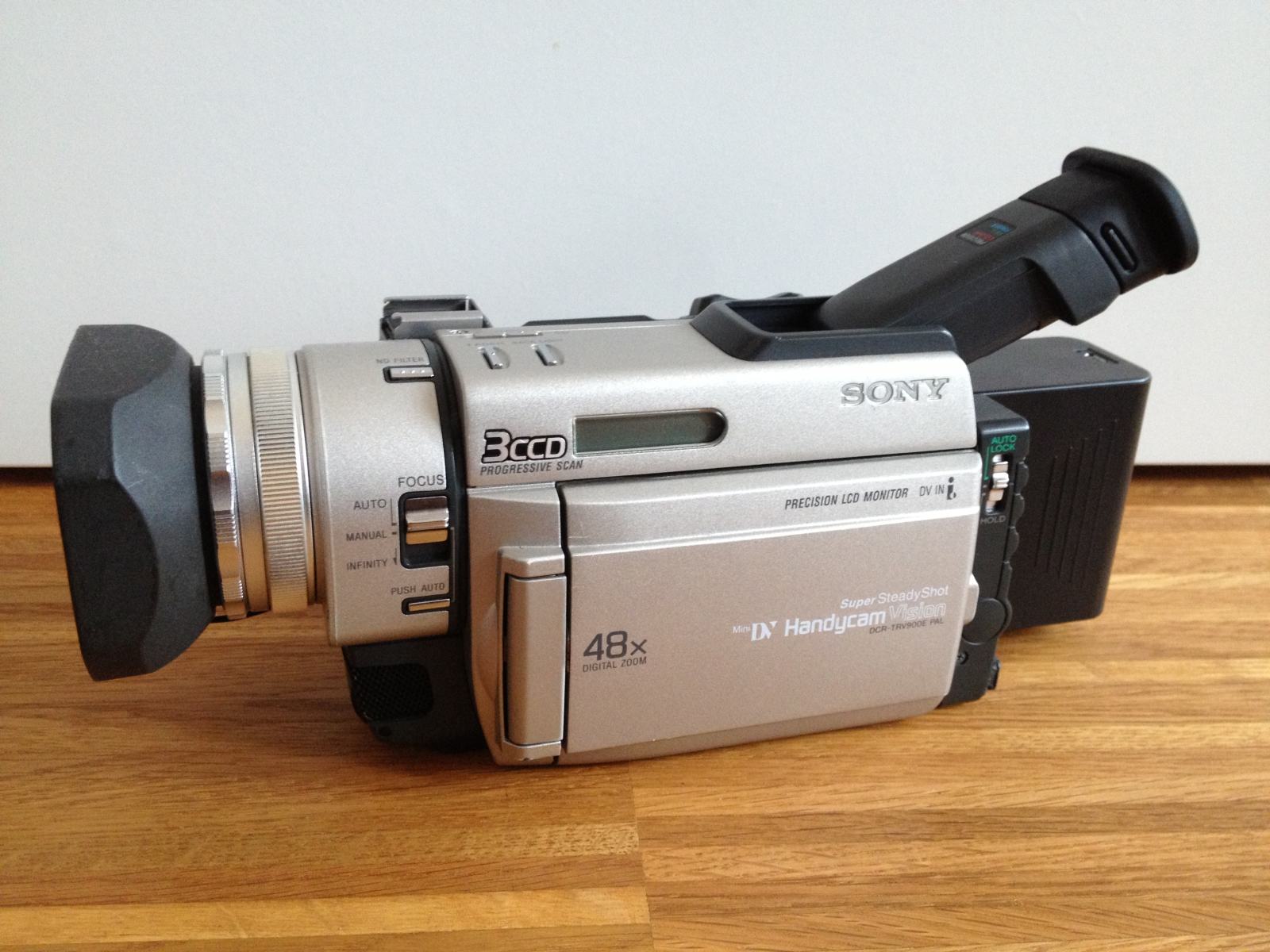 Mini DV videokamera - Sony Handycam DCR-TRV900E PAL