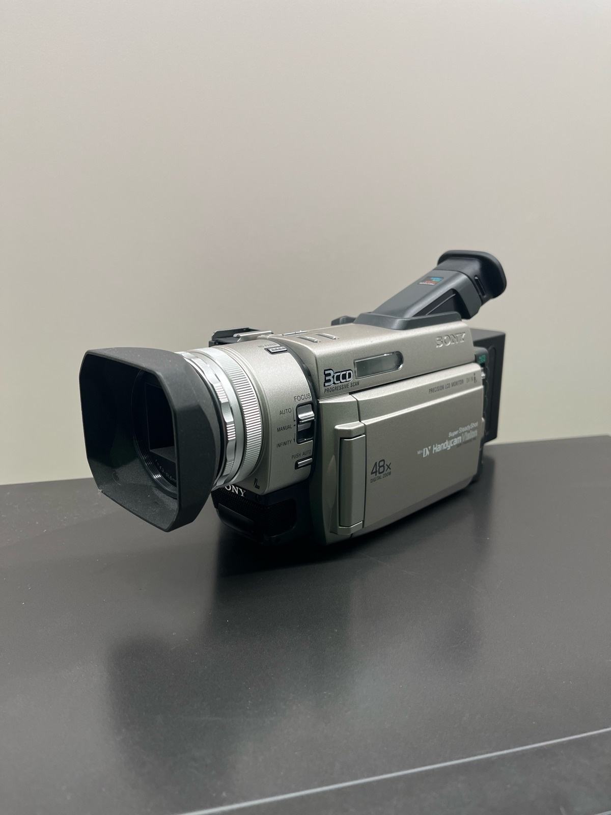 SONY DCR TRV900