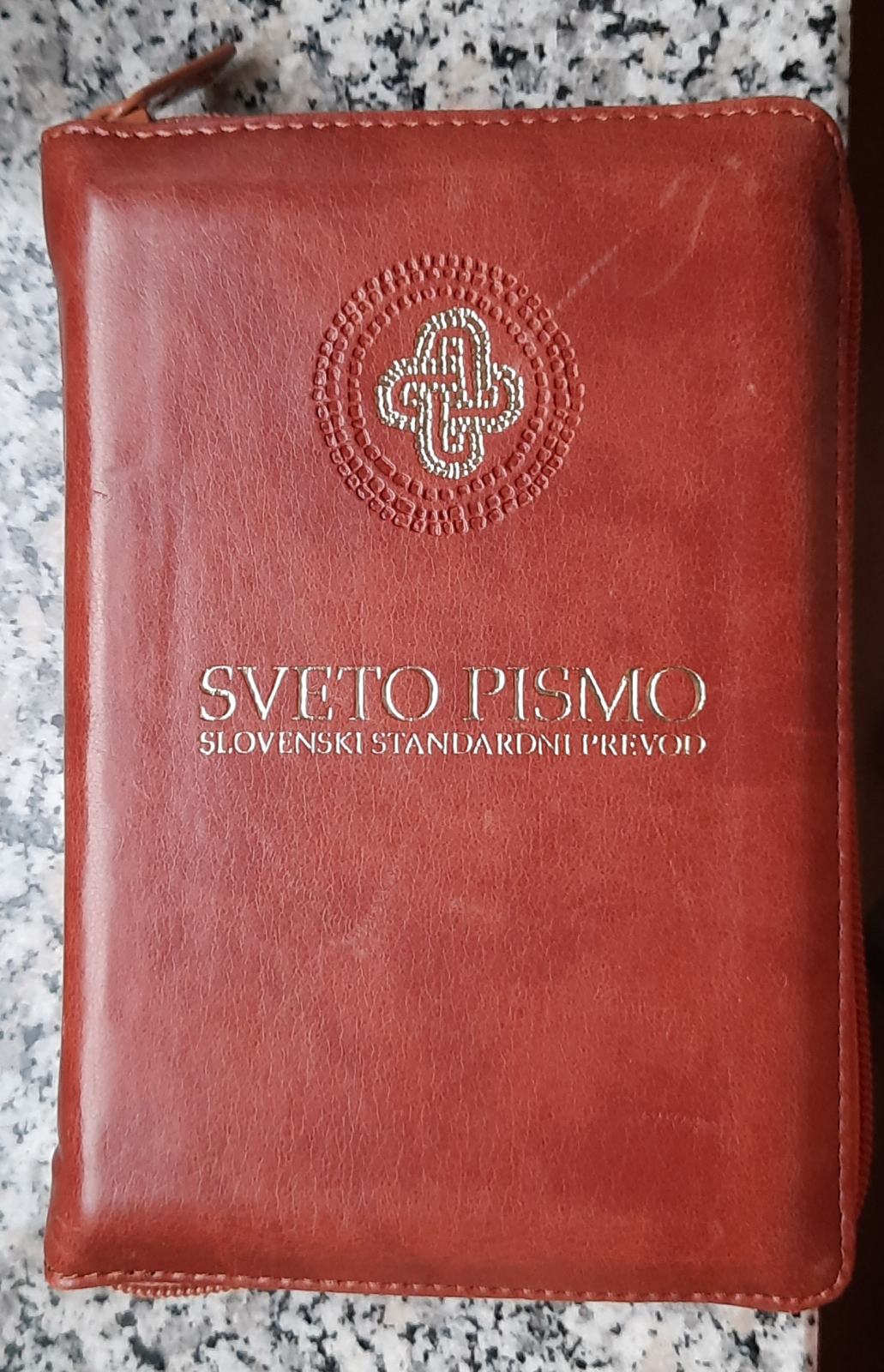 Sveto pismo- novo primerno tudi za darilo
