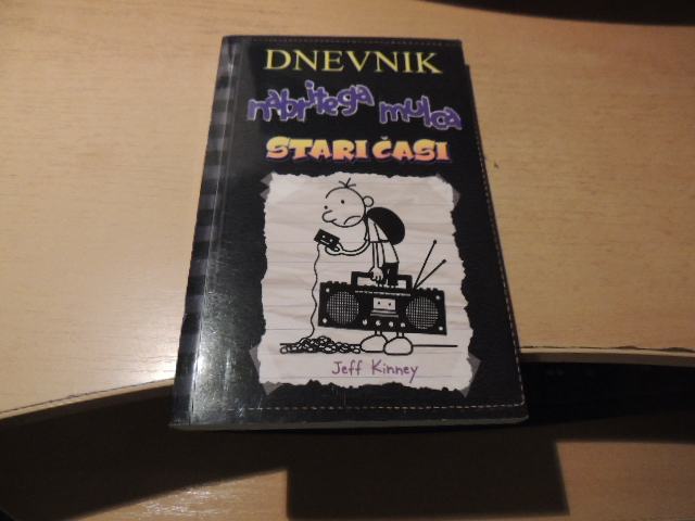 DNEVNIK NABRITEGA MULCA STARI ČASI J. KINNEY ZALOŽBA GRLICA 2016