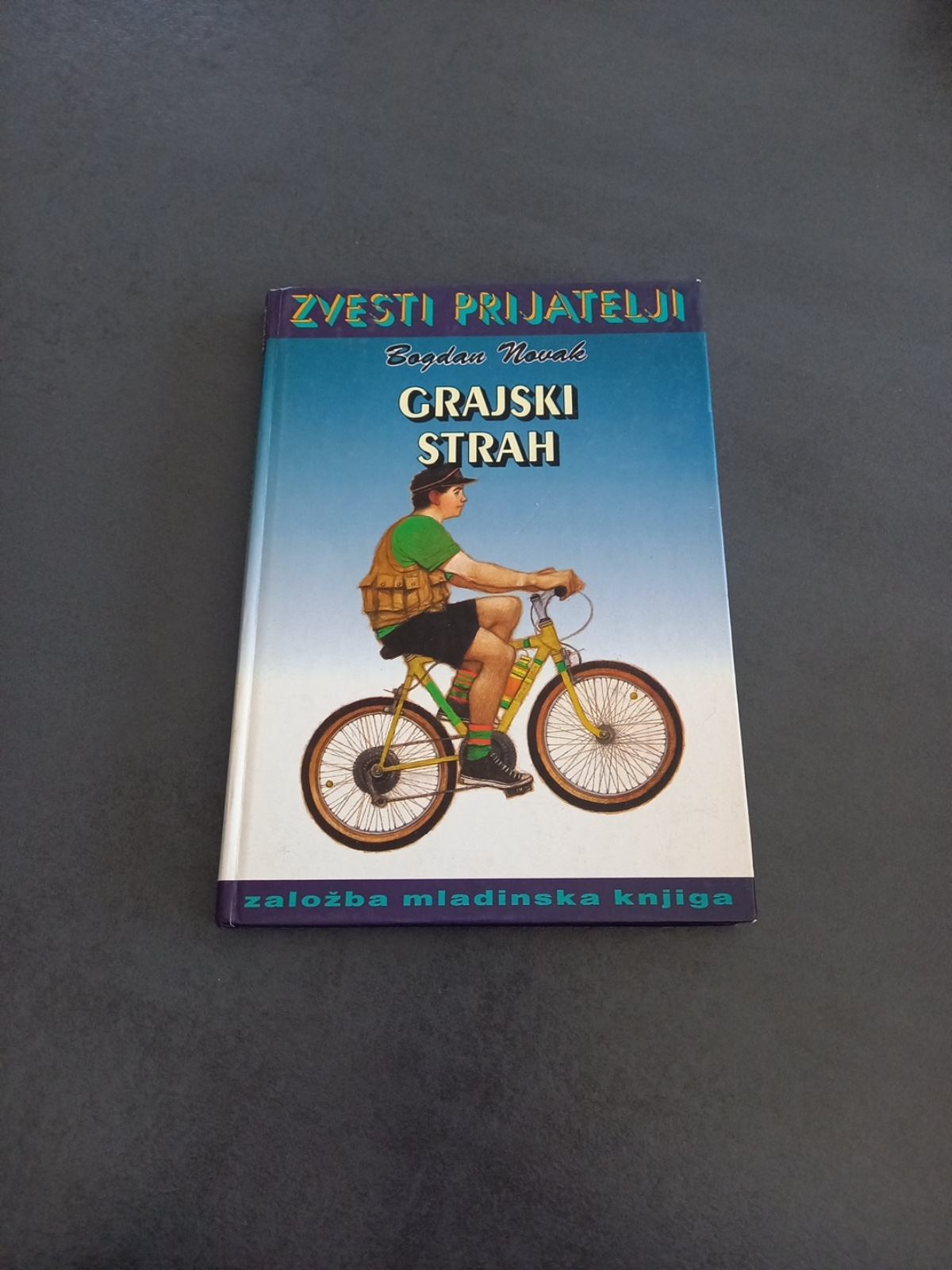 Grajski strah , Novak / Zvesti prijatelji