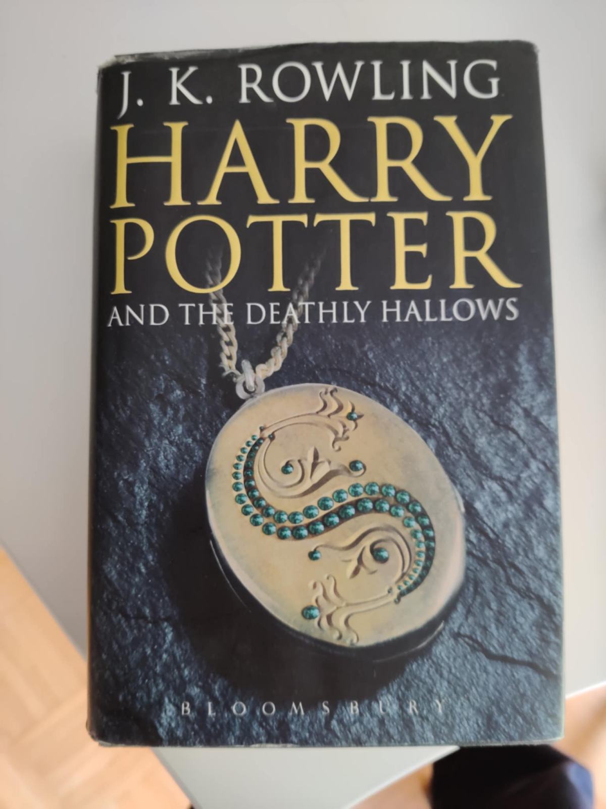 Harry Potter and the Deathly Hallows (7. knjiga, ang.), J.K. Rowling