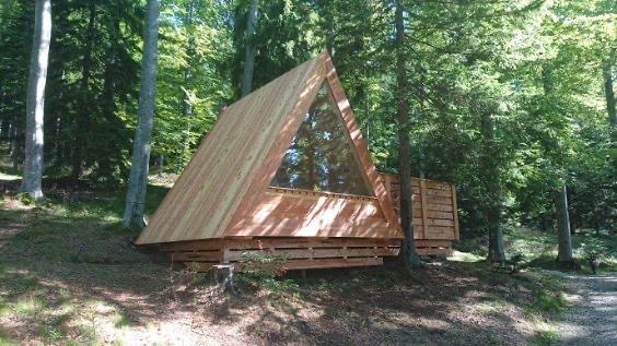 GLAMPING HIŠKE IN KONTEJNER