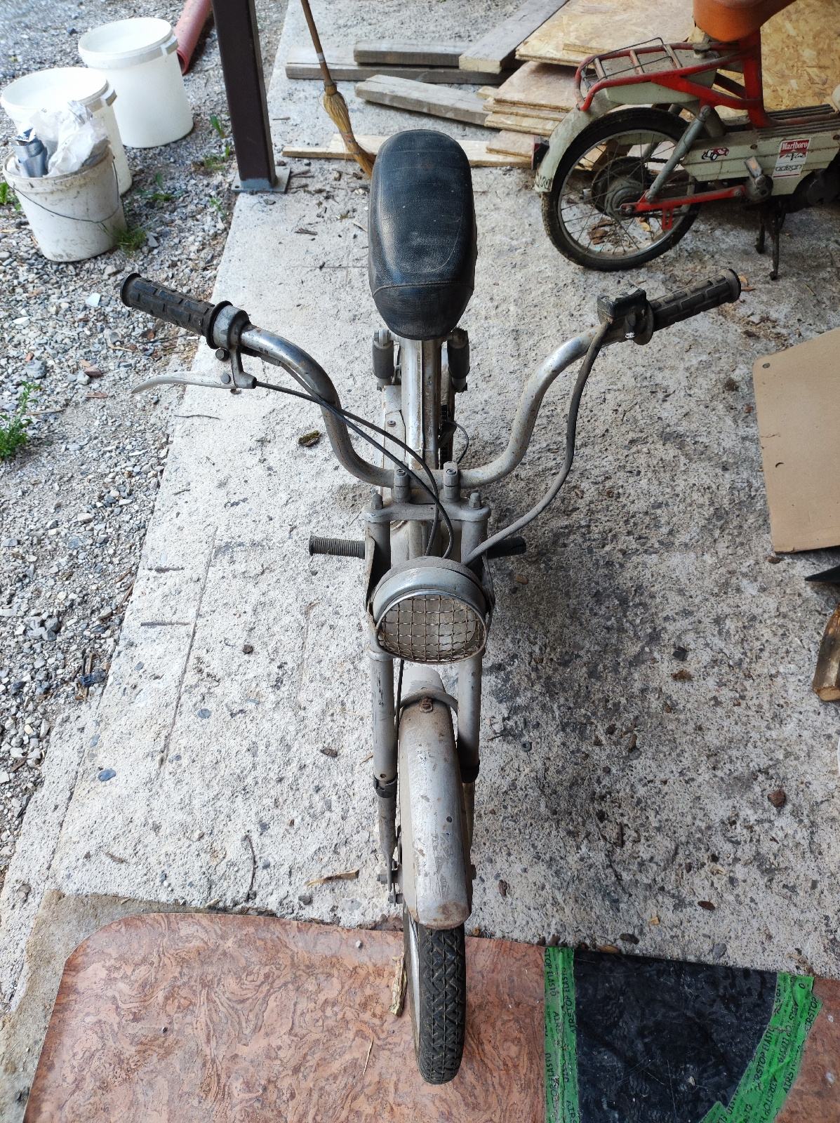 Tomos 49 cm3, 1982 l.