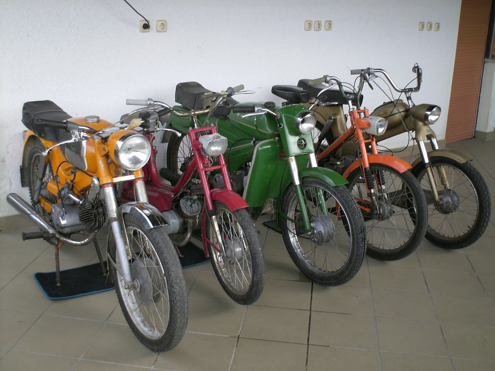 Tomos deli,apn 4,6+7,atx,14+15-tice,E/90,revival,BT,ctx,Funtastic itd ...
