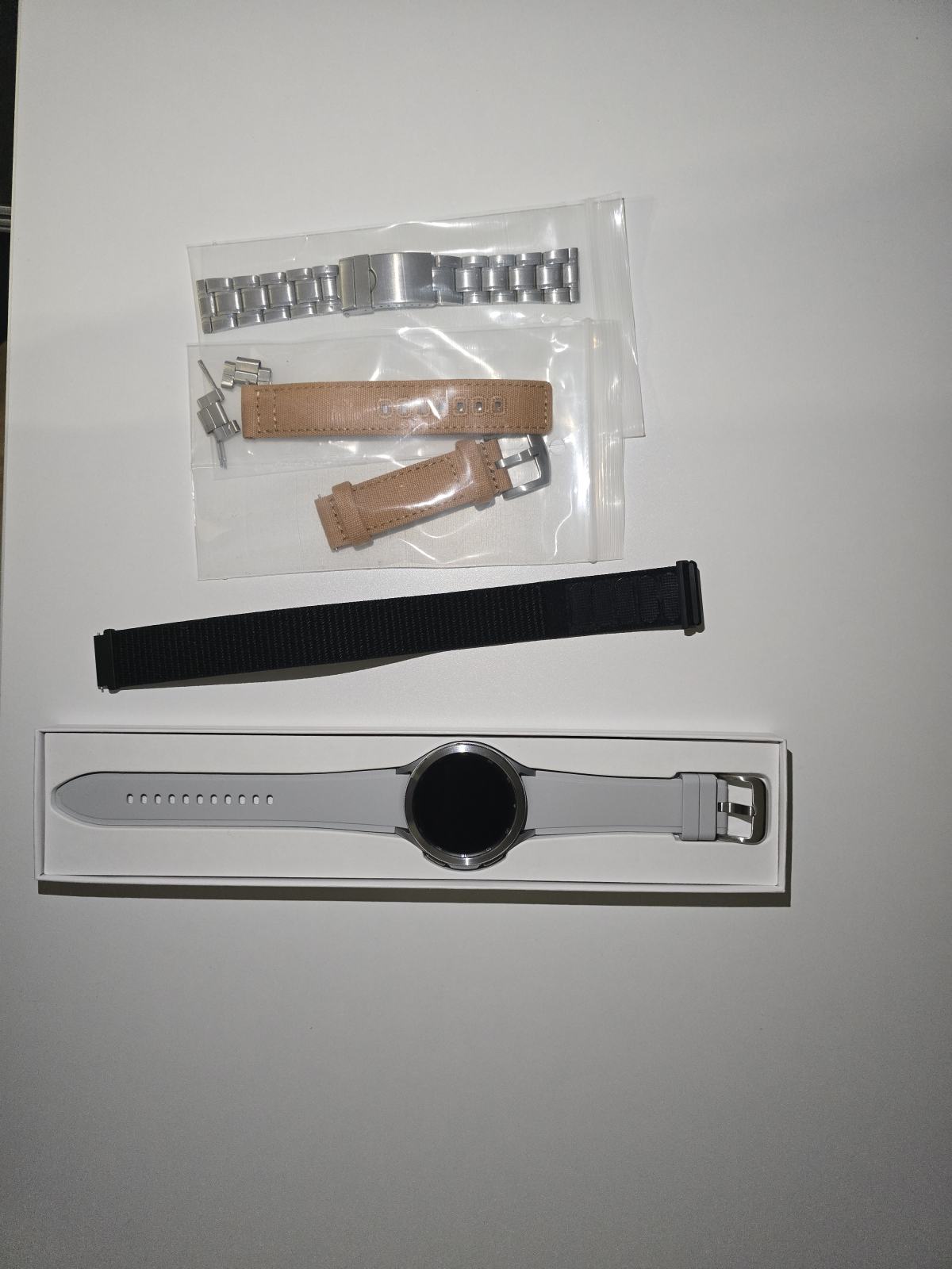 Samsung Galaxy Watch 4 Classic 46mm SM-R890 Srebrna Bela BT