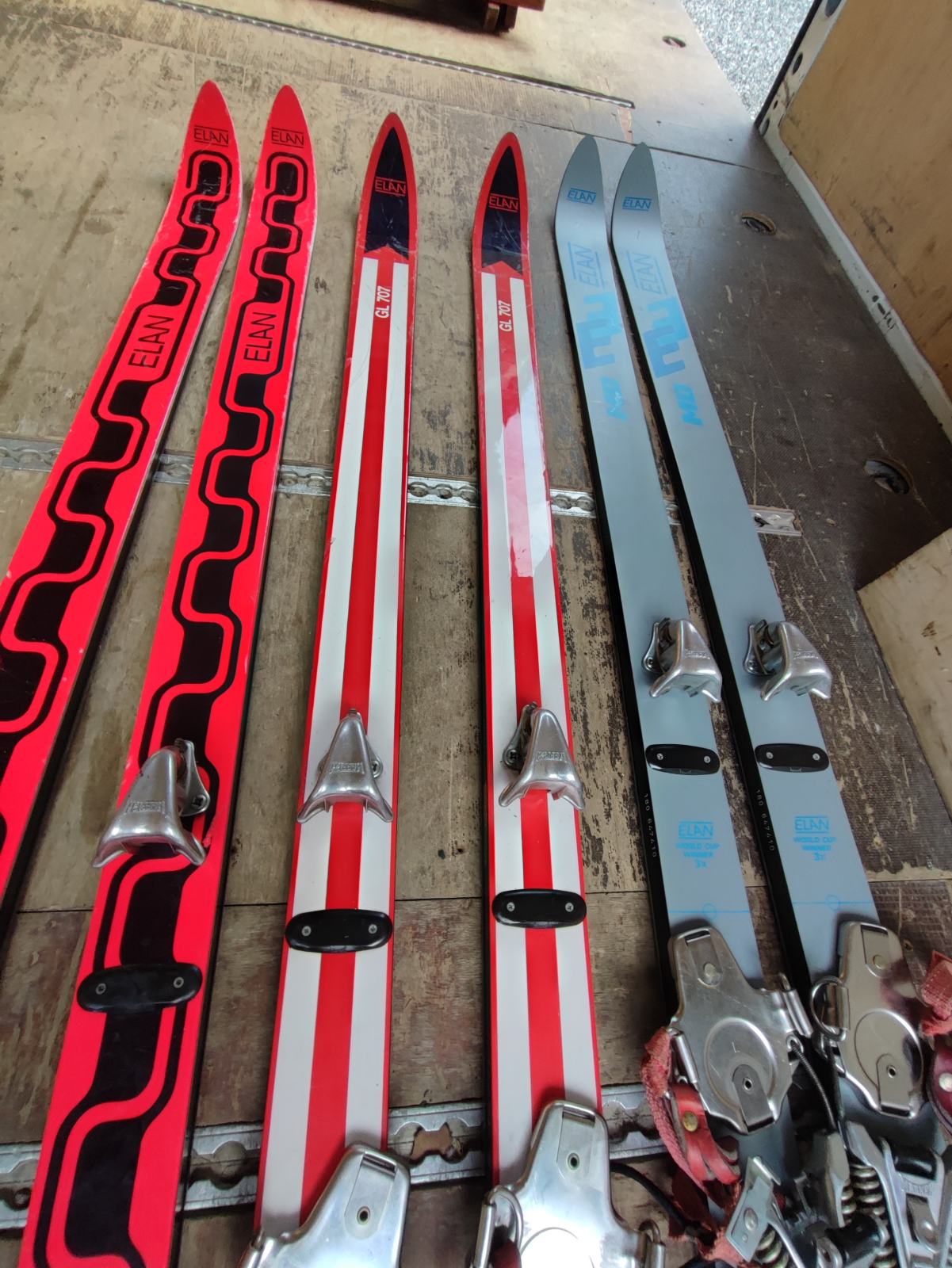 Starinske smuci ELAN