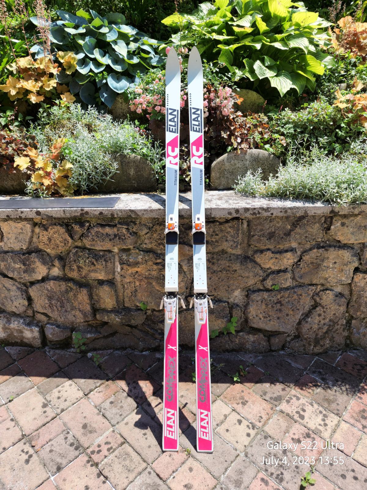 Smuči Elan Titanium RC Comprex X + Pancarji Salomon Performa LTX