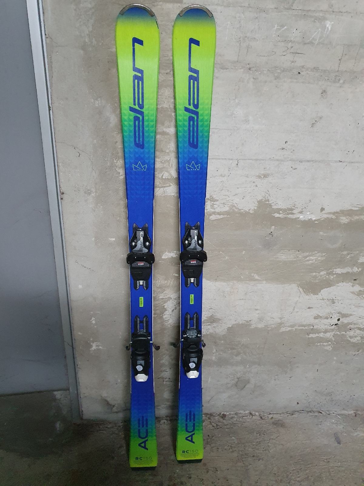 SMUČI OROŠKE ELAN ACE, RC 150