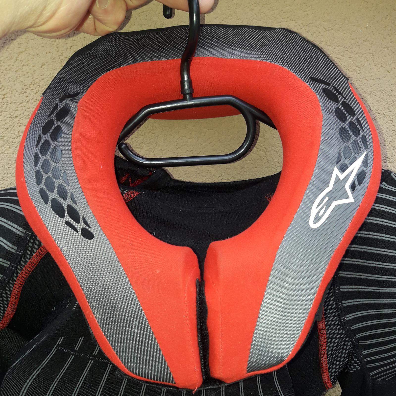 Alpinestar zascita telesa in vratu