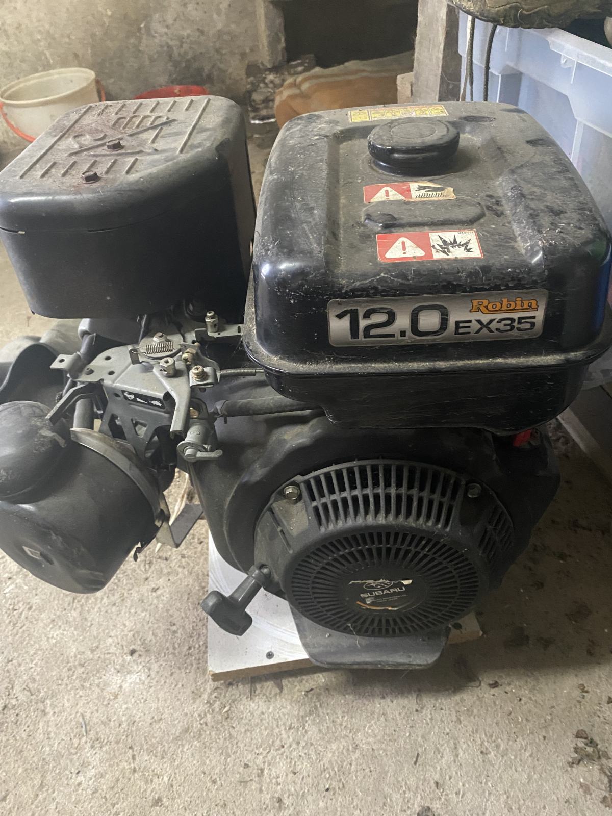 Motor Robin ex 35 12konjski