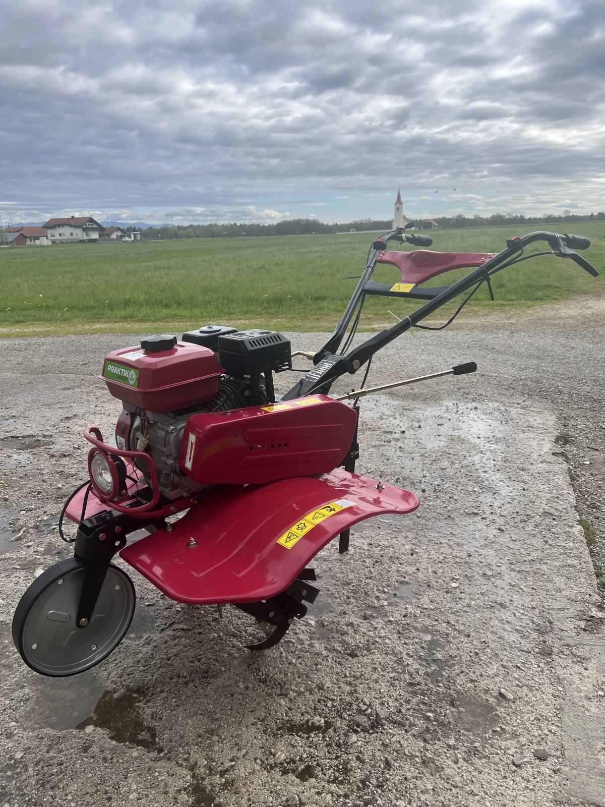 Motorni prekopalnik/freza