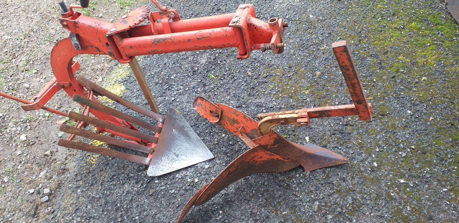 PRODAM OBRAĆALNI PLUG