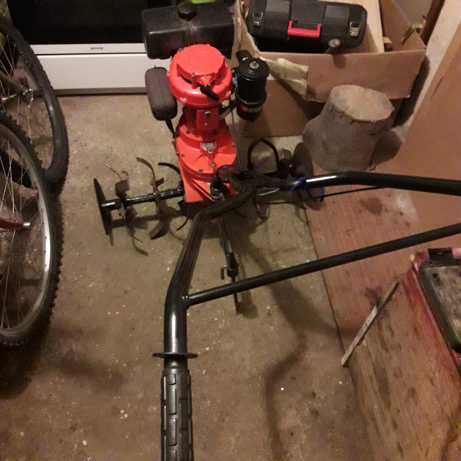 Tomos umo6 kopačica freza