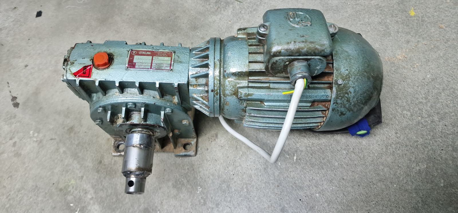 Elektromotor z reduktorjem 220/380V Obr:121