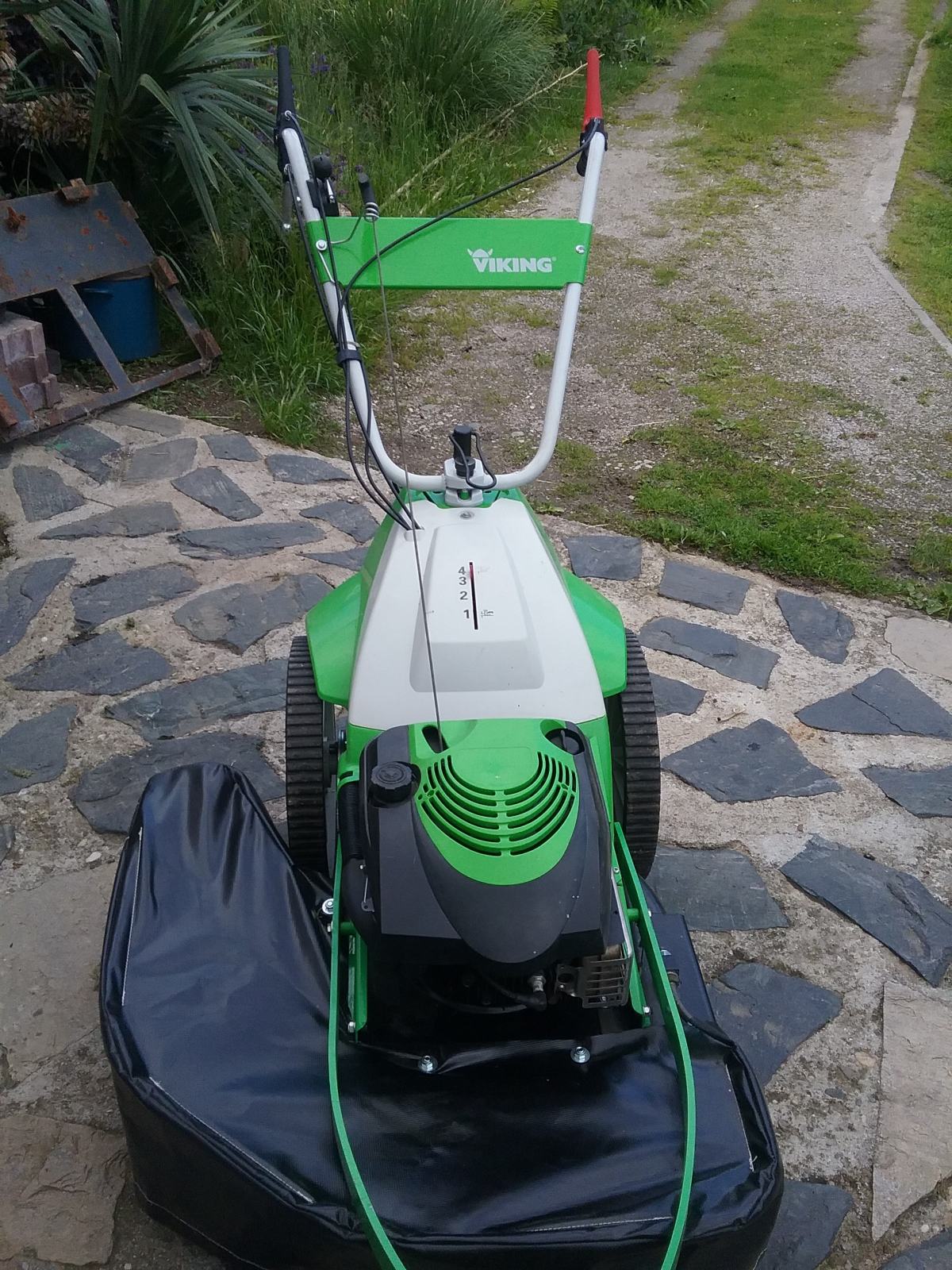 Kosilnica VIKING MB6 RH kot novo