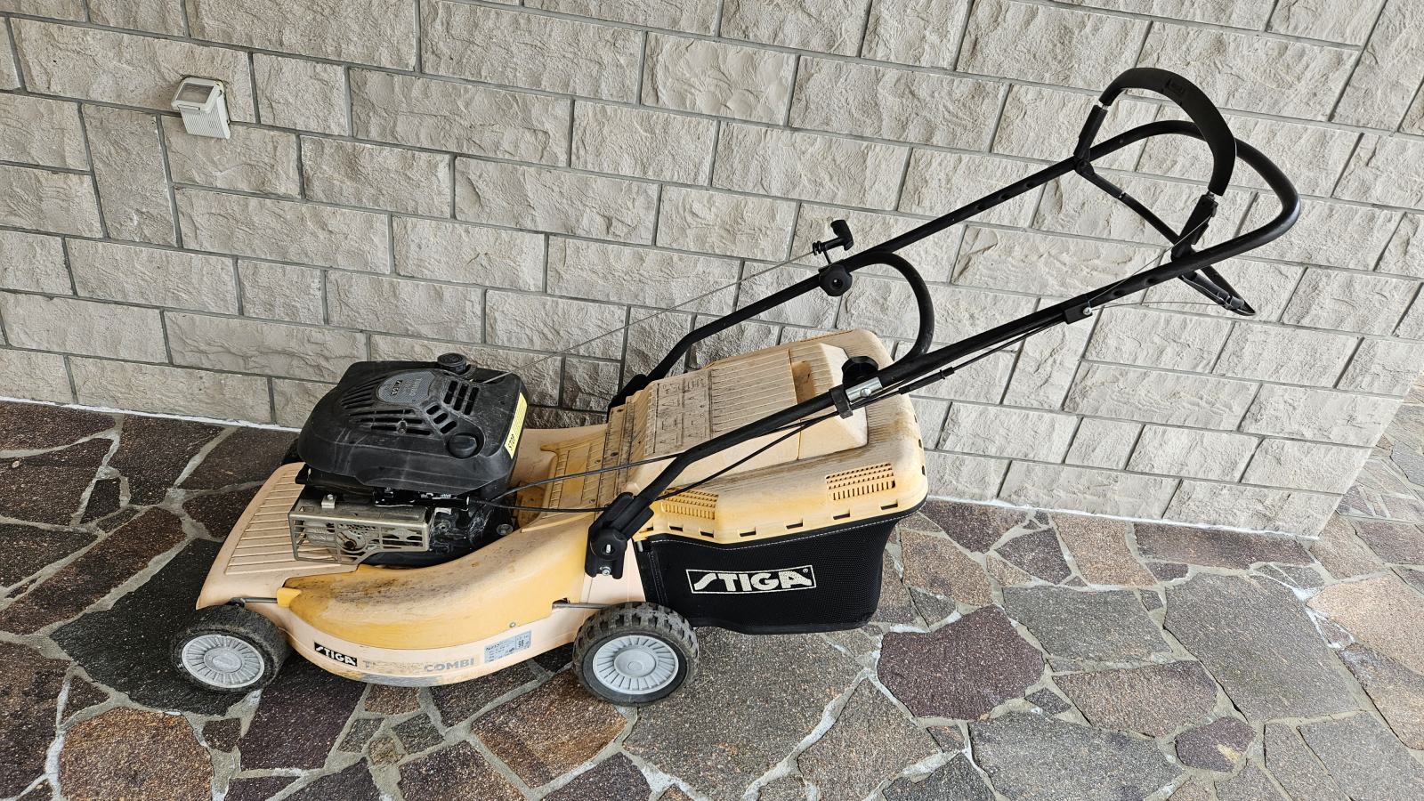 PRODAM MOTORNO KOSILNICO STIGA TURBO 55 S