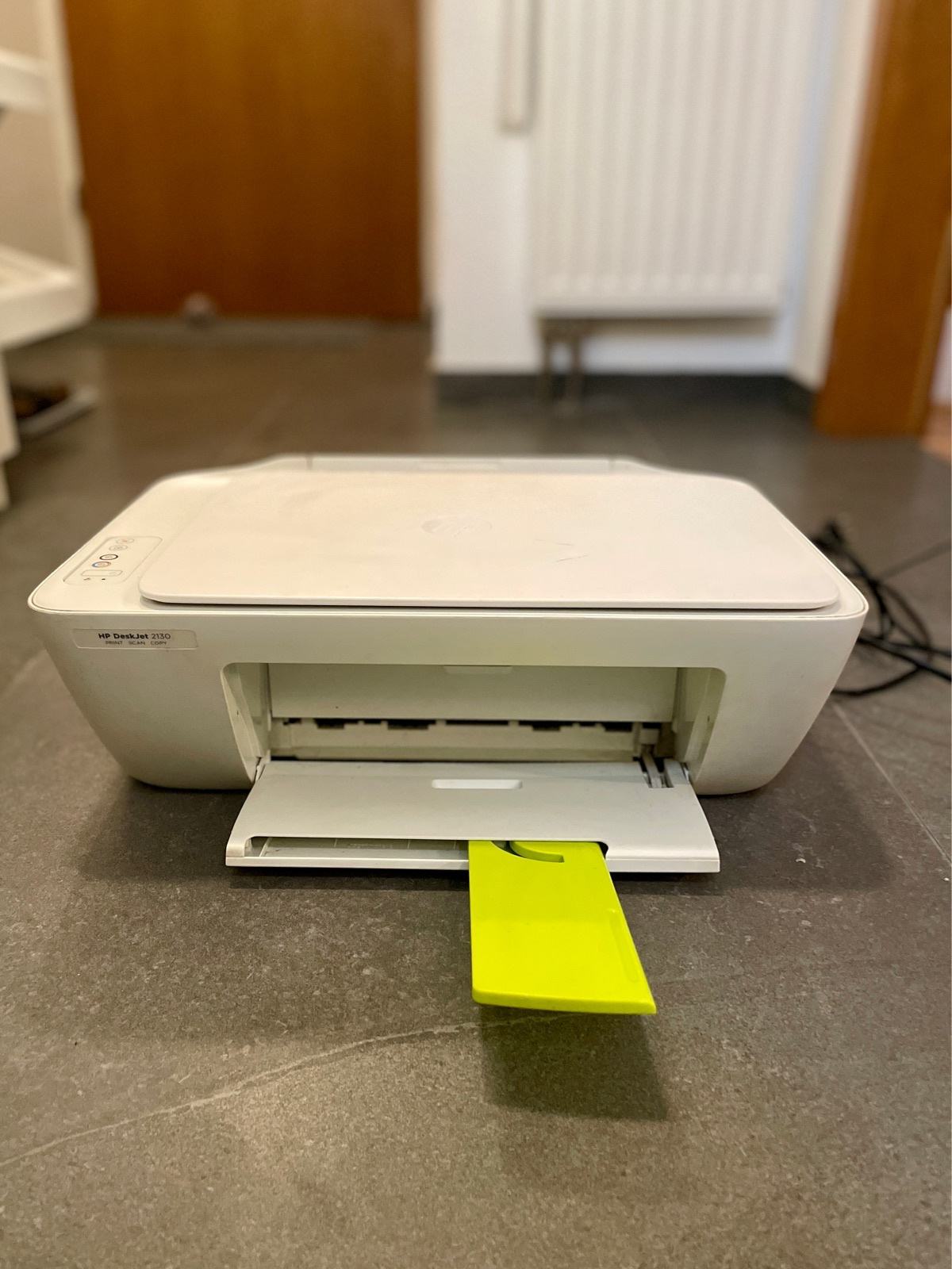 HP Deskjet 2130 All-in-one tiskalnik bele barve
