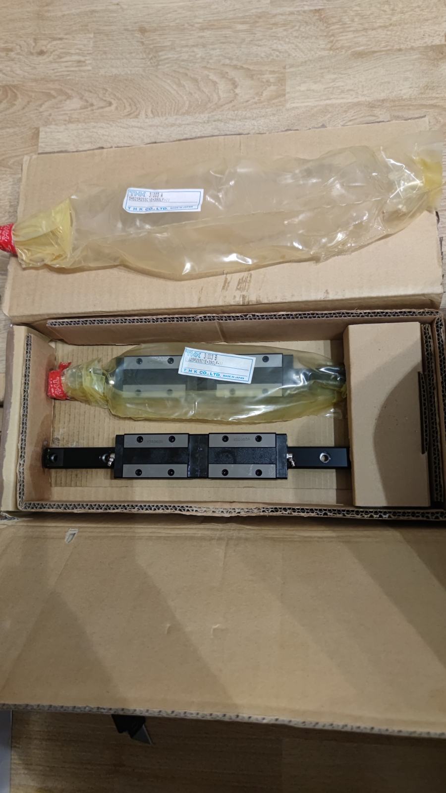 Linearno vodilo THK 390mm